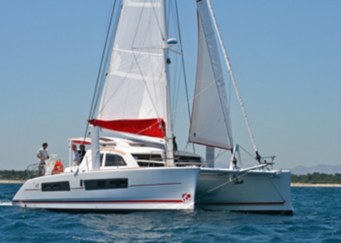 Bareboat Catamaran Catana 42 CI with watermaker - 4 Cabins - Tahiti ...