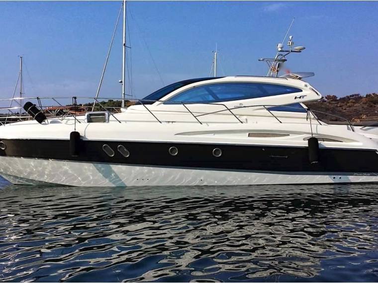 Crewed Motor Yacht Cranchi 47 - Day Charter - Amalfi - Positano - Capri ...