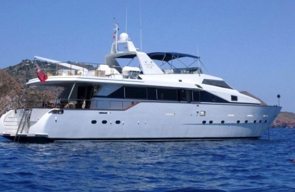 Luxury Crewed Motor Yacht MOONRAKER II - Azimut 97 - 4 Cabins - Monaco ...