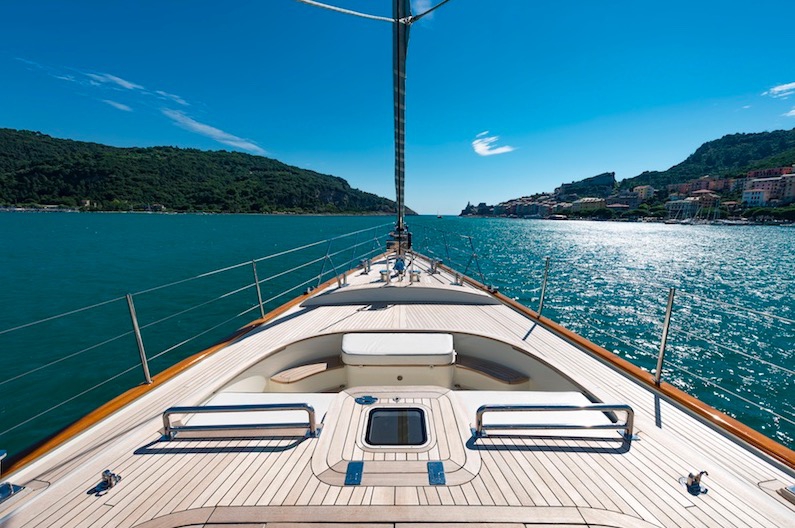Luxury Crewed Sailing Yacht HERITAGE - Perini Navi 149 - 4 Cabins - La ...