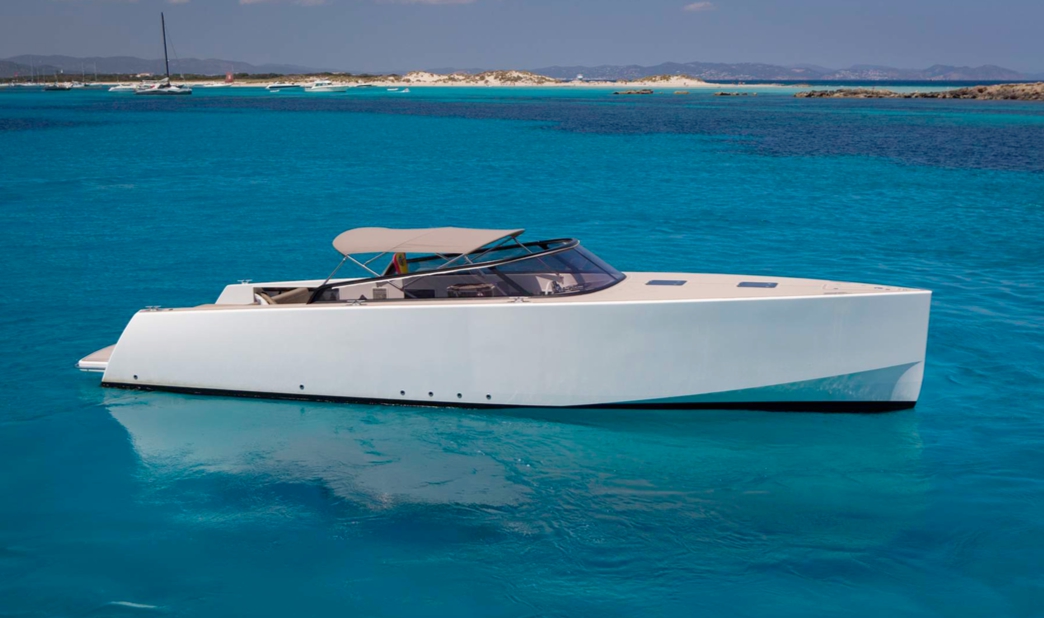 Crewed Motor Yacht Van Dutch 40 - Day Charter for up to 9 people - VIP ...