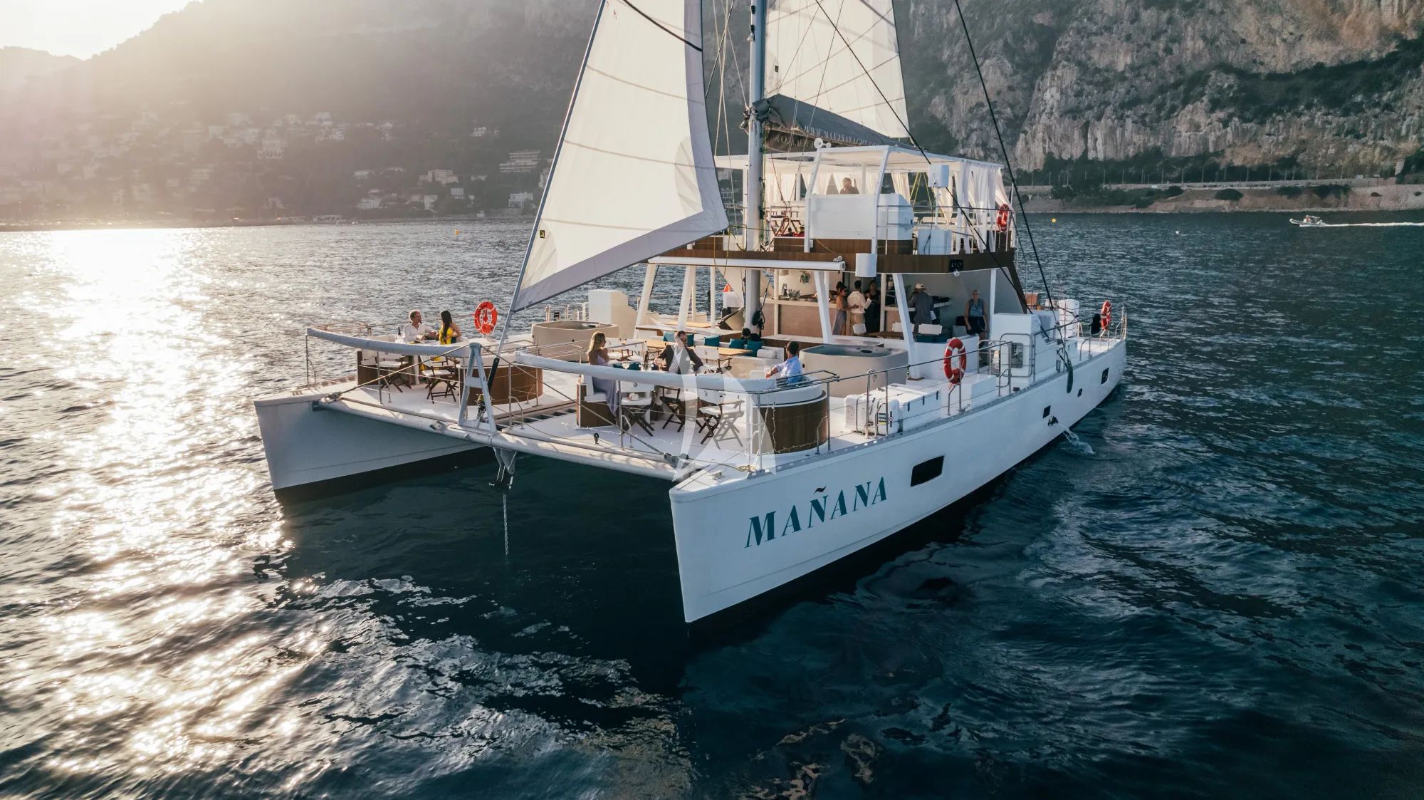 Charter Catamaran MANANA - Custom Build Inherit - Cannes Day Charter ...