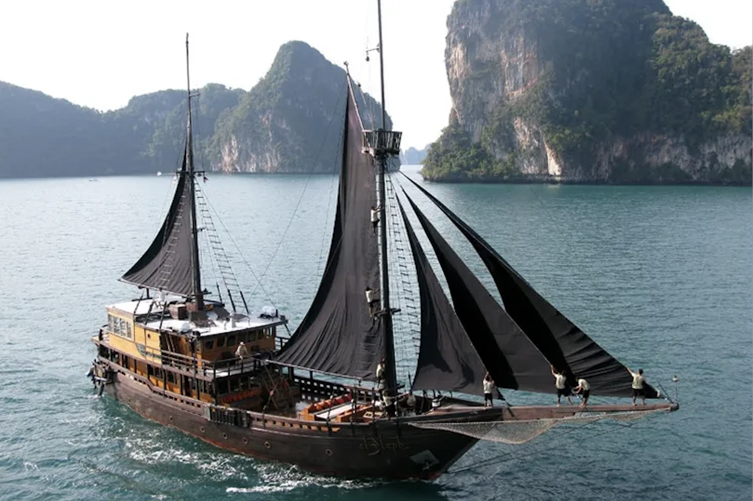 The top Phinisi Charter Yachts in Indonesia