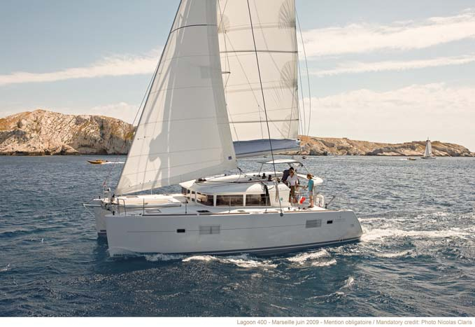Bareboat Catamaran Andante - Boatbookings